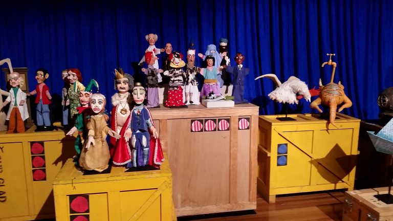Puppet People and Queensland Theatre of Puppetry