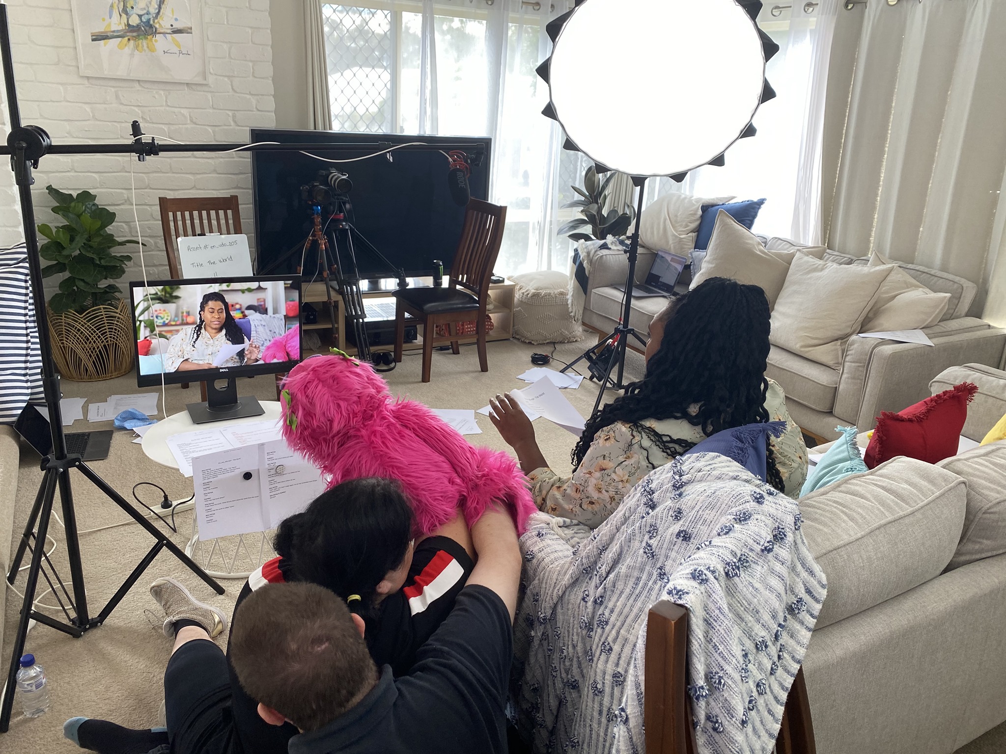 What is Monitor Puppetry? - Larrikin Puppets - Puppet Show | Kids ...